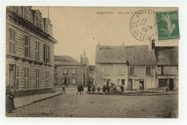 Ville d'Angerville, la Mairie d'Angerville et sa commune (91670) (Essonne).