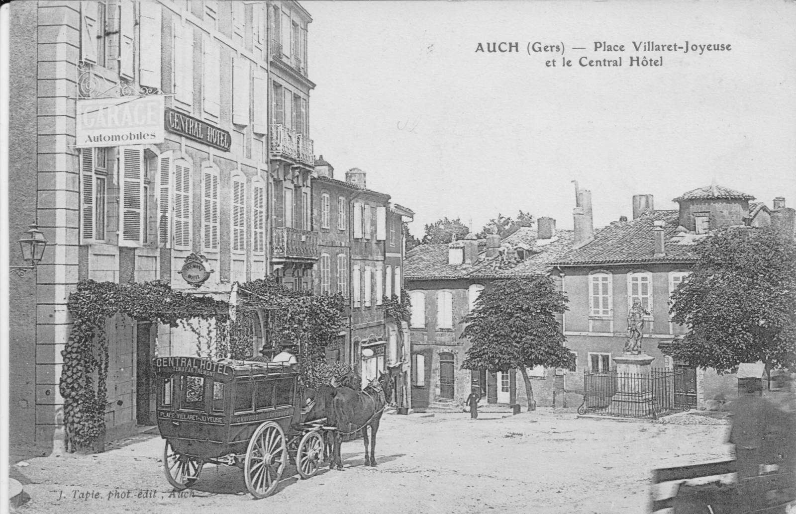 Photos et carte postales anciennes d'Auch - Mairie d'Auch et sa ville
