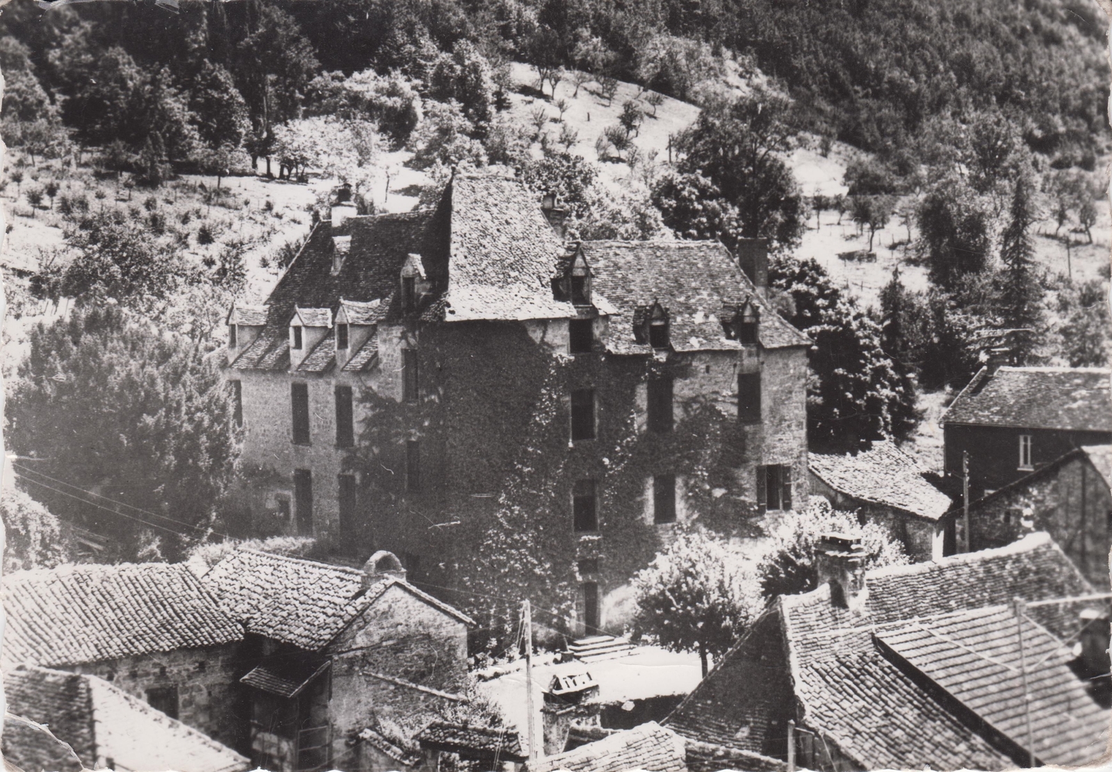 Mairie d'Autoire, la Commune d'Autoire et son village (46400)