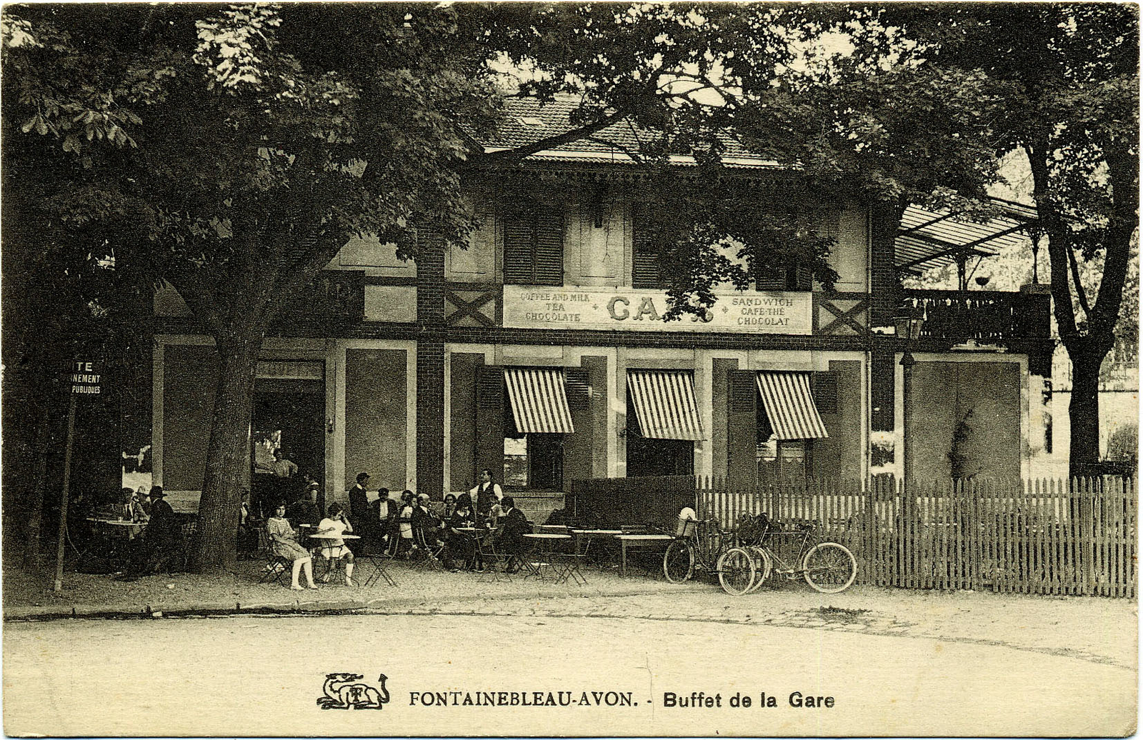 Avon - Mairie d'Avon et sa ville (77210) (Seine-et-Marne).