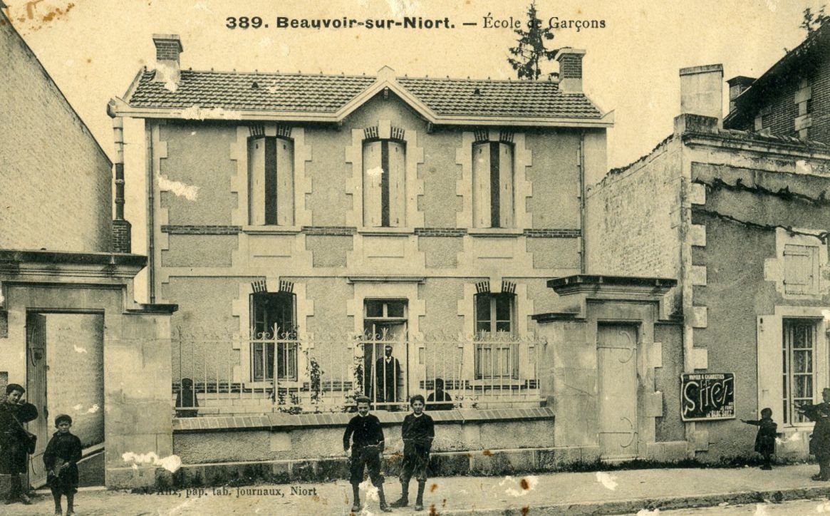 Photos et carte postales anciennes de Beauvoir-sur-Niort - Mairie de ...
