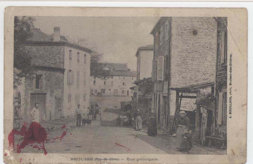 Brousse, la Mairie de Brousse et sa commune (63490) (Puy-de-Dôme).