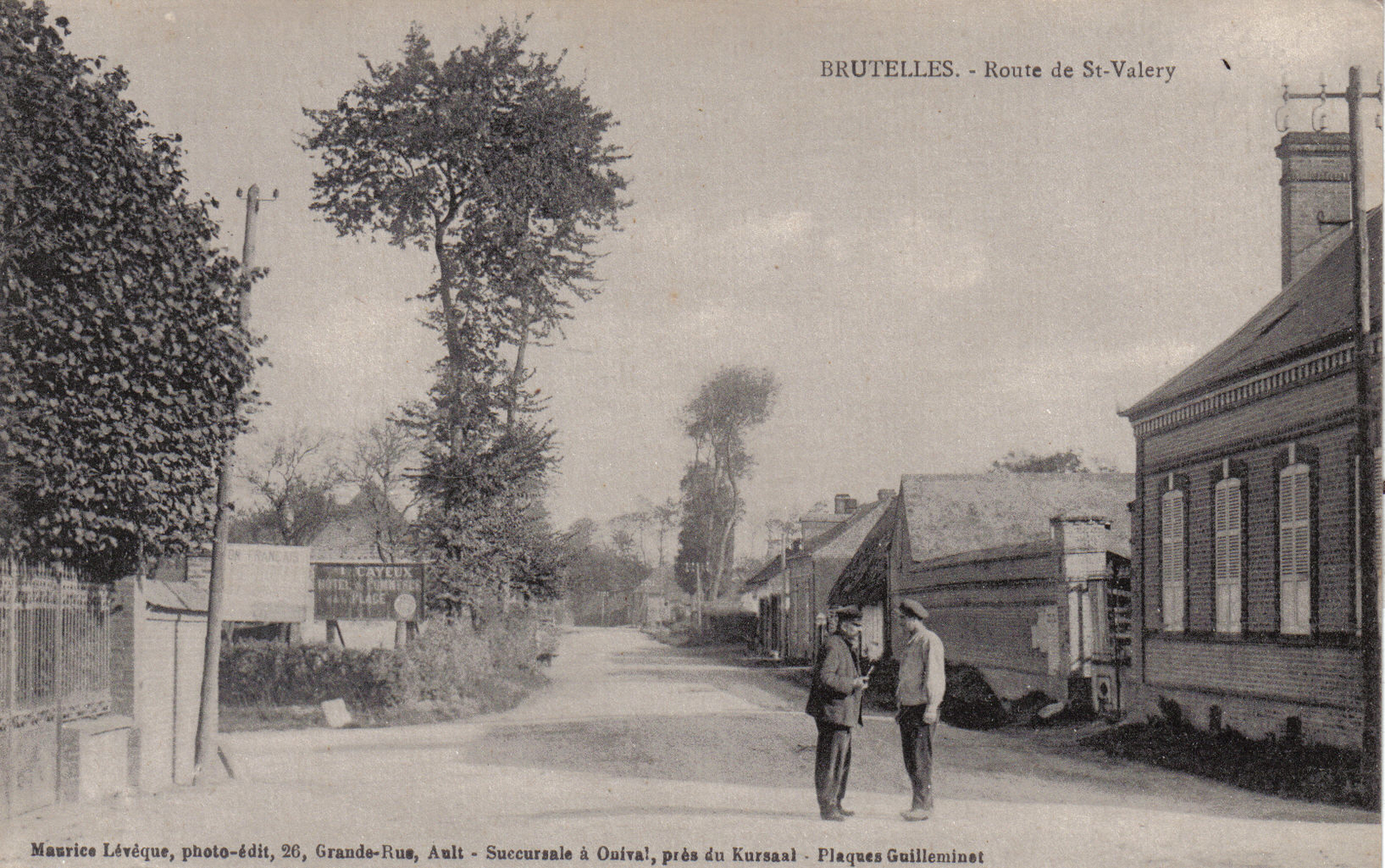 Photos et carte postales anciennes de Brutelles - Mairie de Brutelles ...
