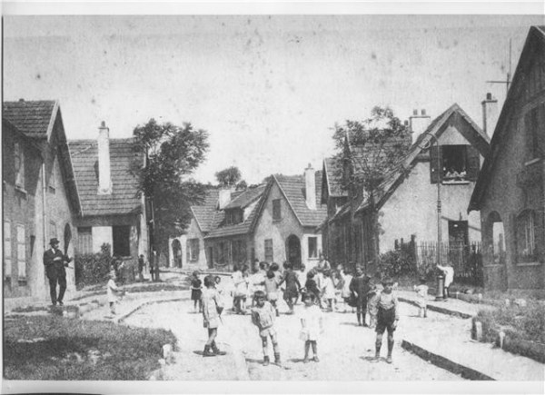 Photos et carte postales anciennes de Cachan - Mairie de Cachan et sa ville