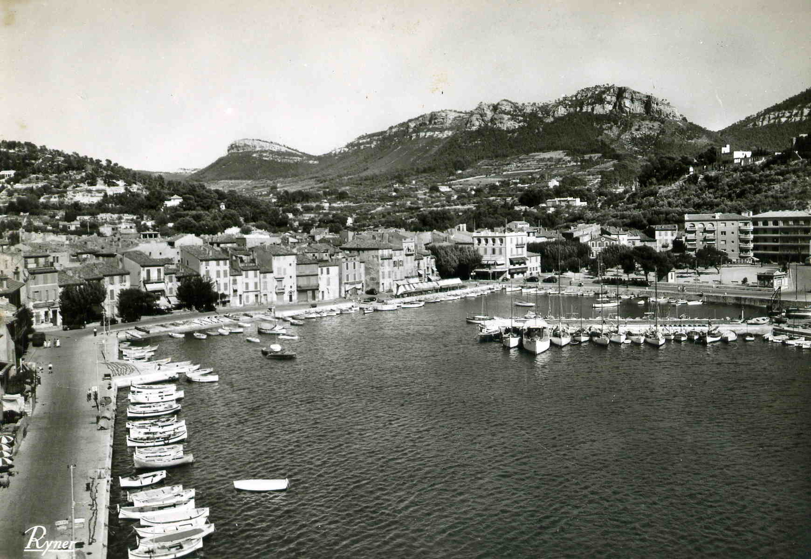 Photos et carte postales anciennes de Cassis - Mairie de Cassis et sa ville