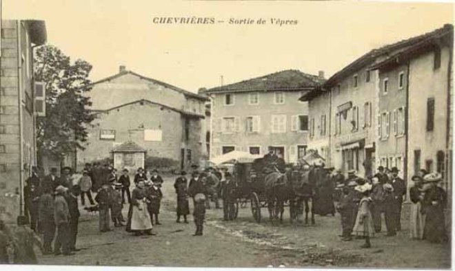 Photos et carte postales anciennes de Chevrières - Mairie de Chevrières ...