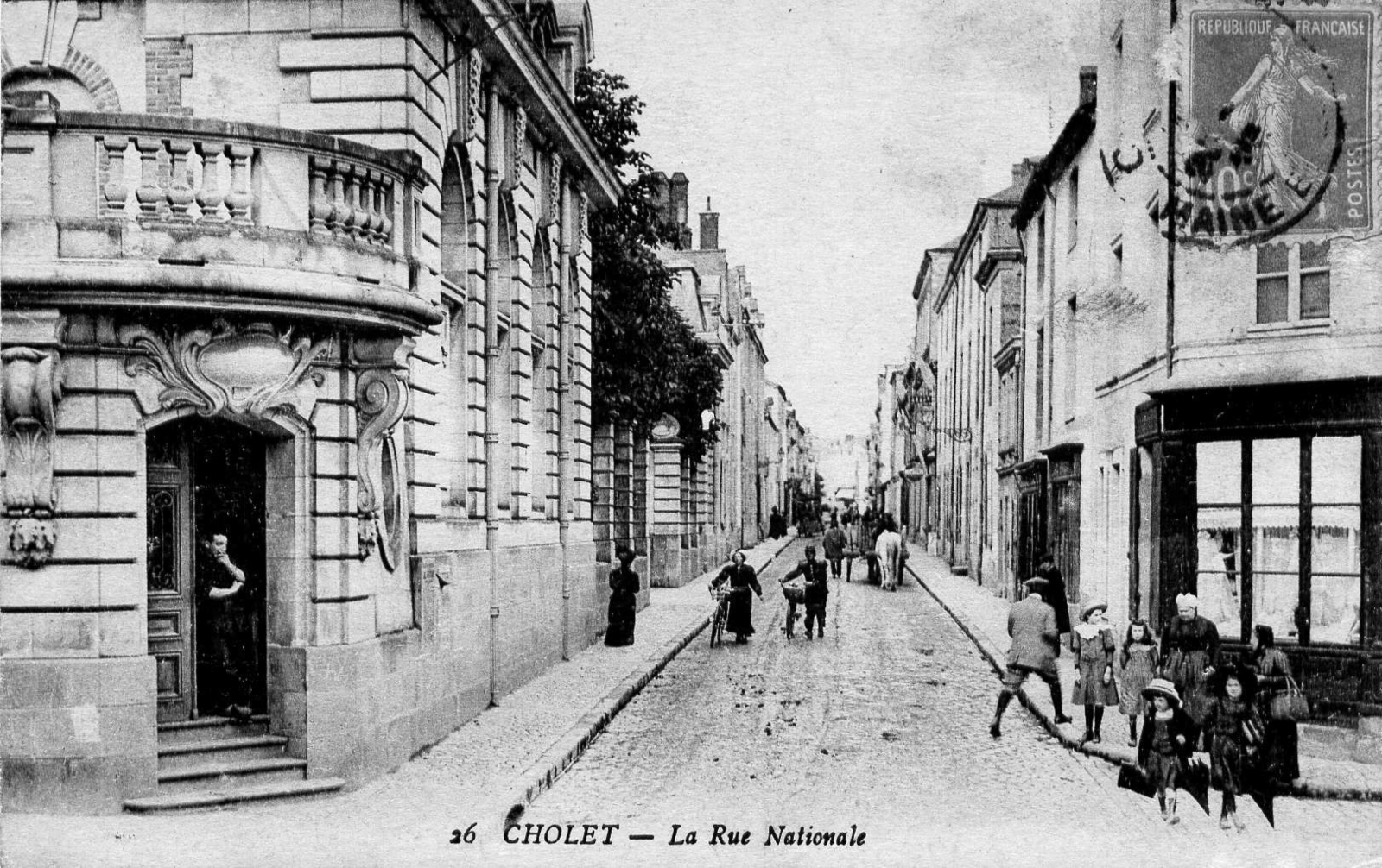 Photos et carte postales anciennes de Cholet - Mairie de Cholet et sa ville