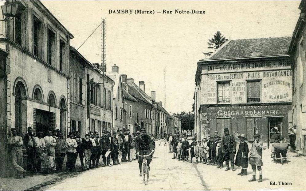 Photos et carte postales anciennes de Damery - Mairie de Damery et son ...