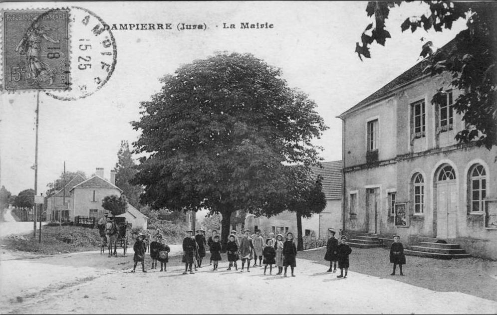 Mairie de Dampierre, la Commune de Dampierre et son village (39700) (Jura).