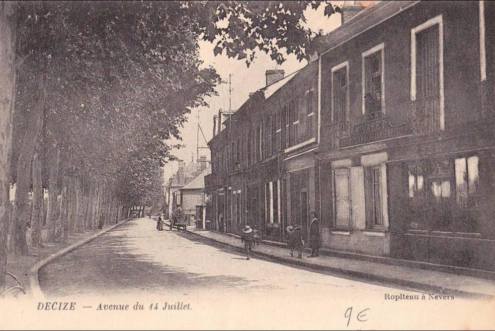 Photos et carte postales anciennes de Decize - Mairie de Decize et sa ville