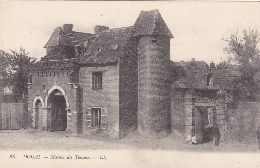 Photos et carte postales anciennes de Douai - Mairie de Douai et sa ville