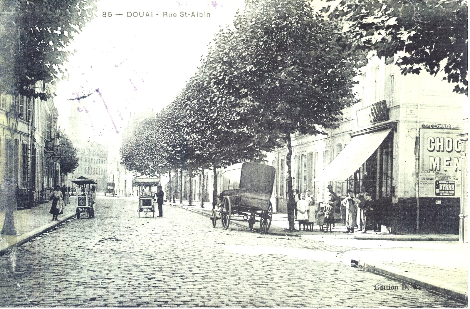 Photos et carte postales anciennes de Douai - Mairie de Douai et sa ville
