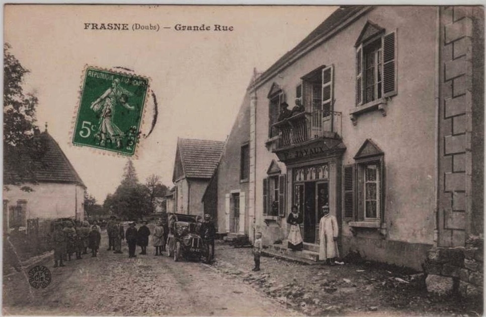 Photos et carte postales anciennes de Frasne - Mairie de Frasne et son ...