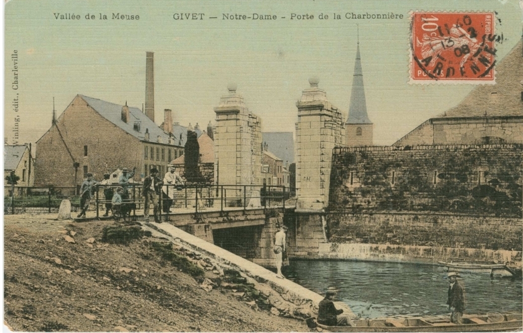 Photos et carte postales anciennes de Givet - Mairie de Givet et sa ville