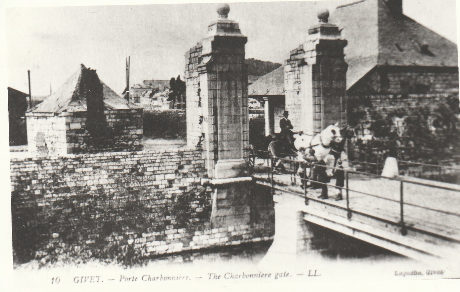 Photos et carte postales anciennes de Givet - Mairie de Givet et sa ville