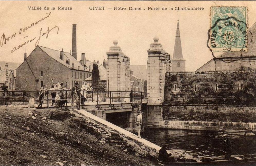 Photos et carte postales anciennes de Givet - Mairie de Givet et sa ville