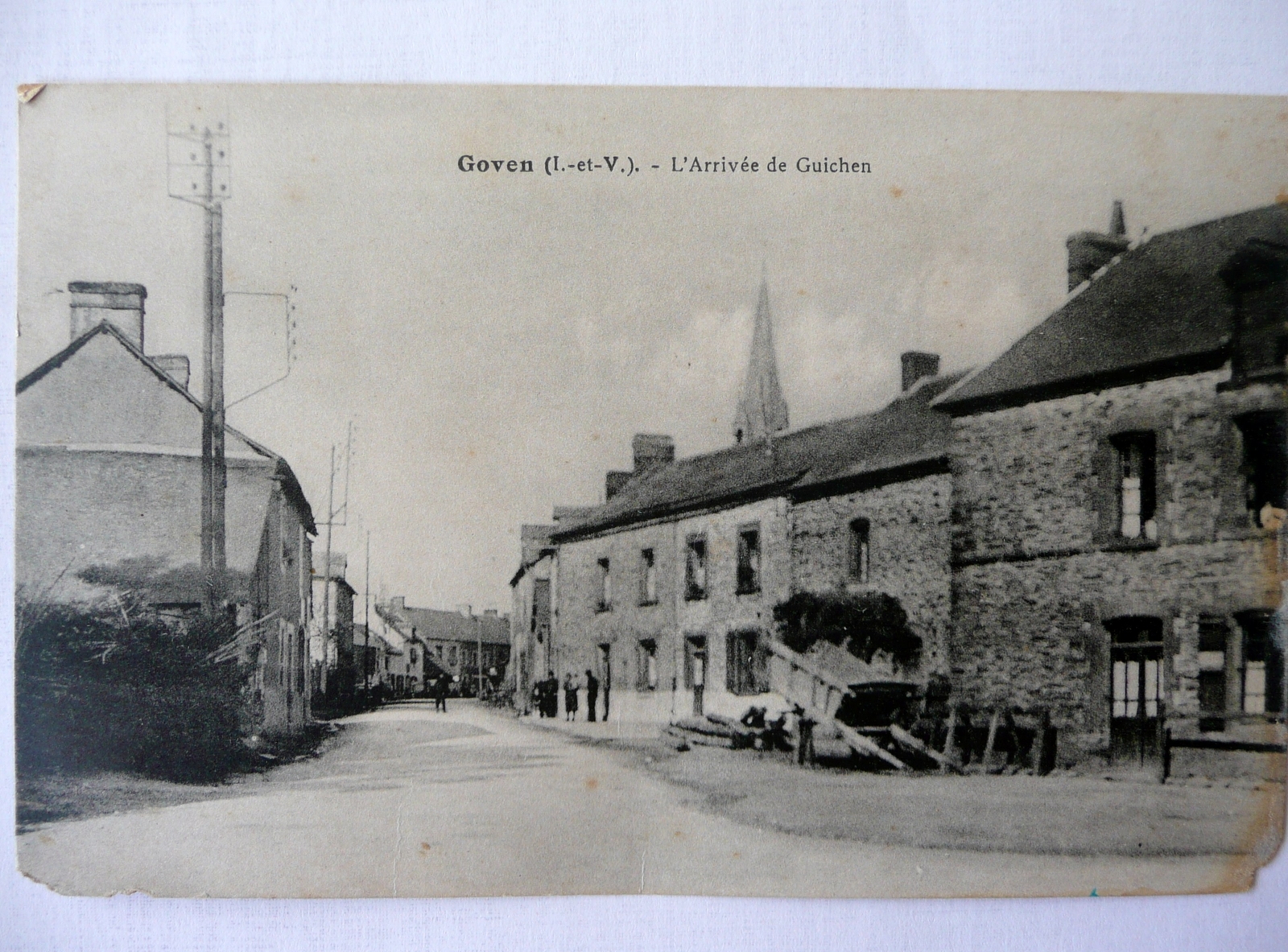 Photos et carte postales anciennes de Goven - Mairie de Goven et sa ville
