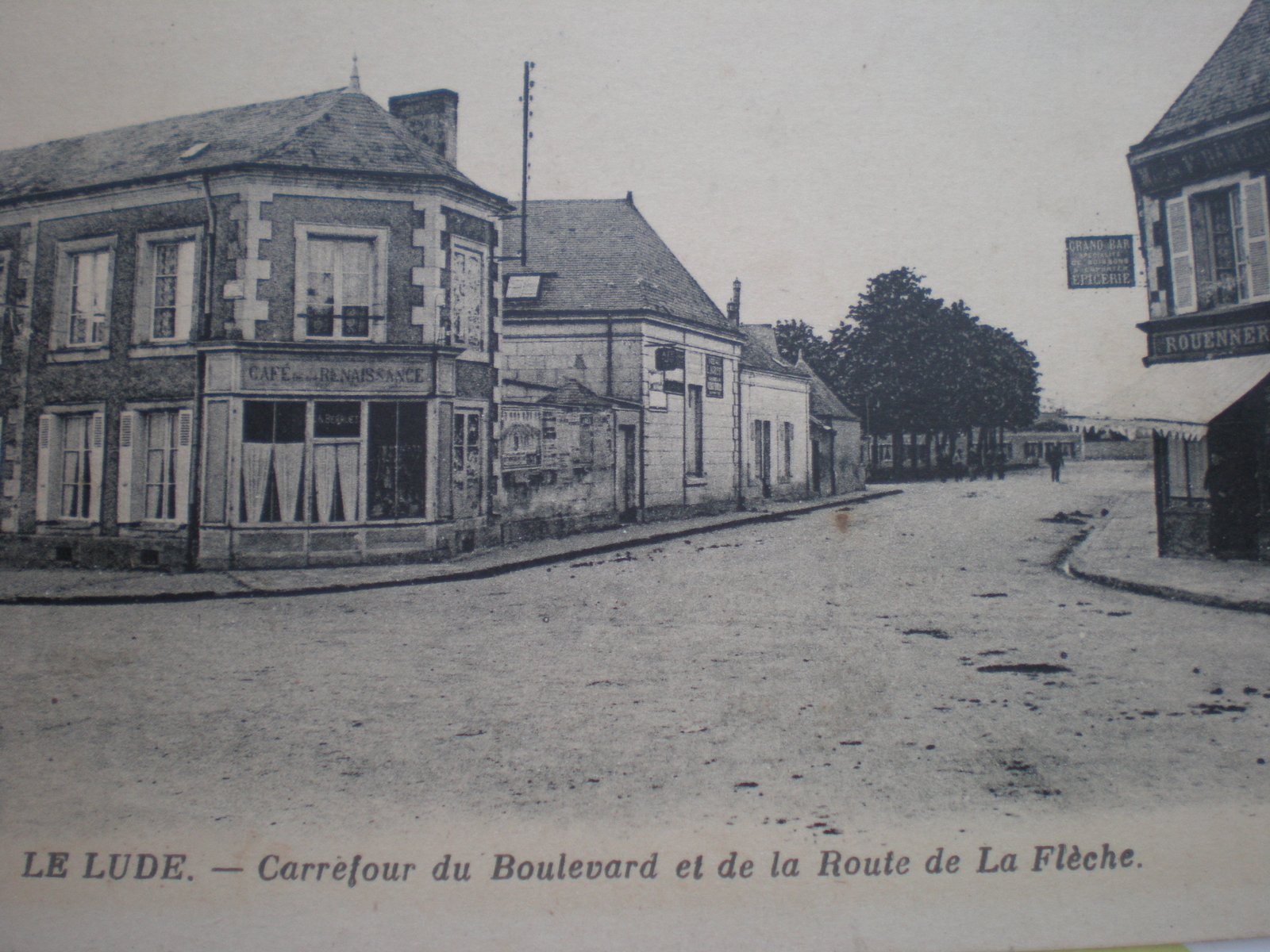 Photos et carte postales anciennes du Lude - Mairie du Lude et sa ville ...
