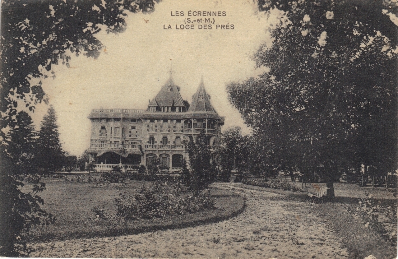 Photos et carte postales anciennes des Écrennes - Mairie des Écrennes et son village