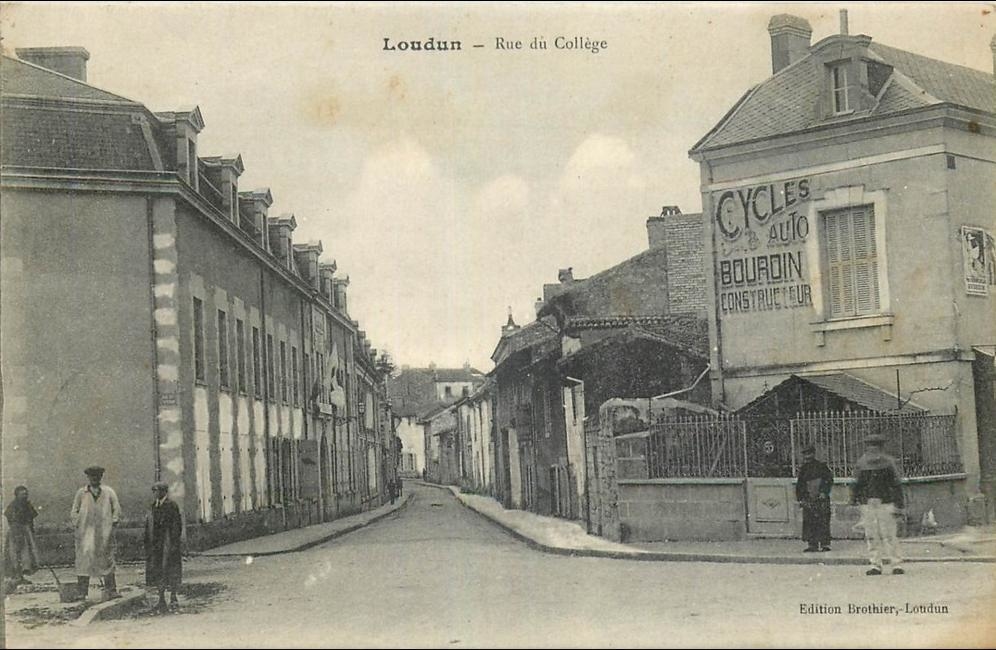Photos et carte postales anciennes de Loudun - Mairie de Loudun et sa ville