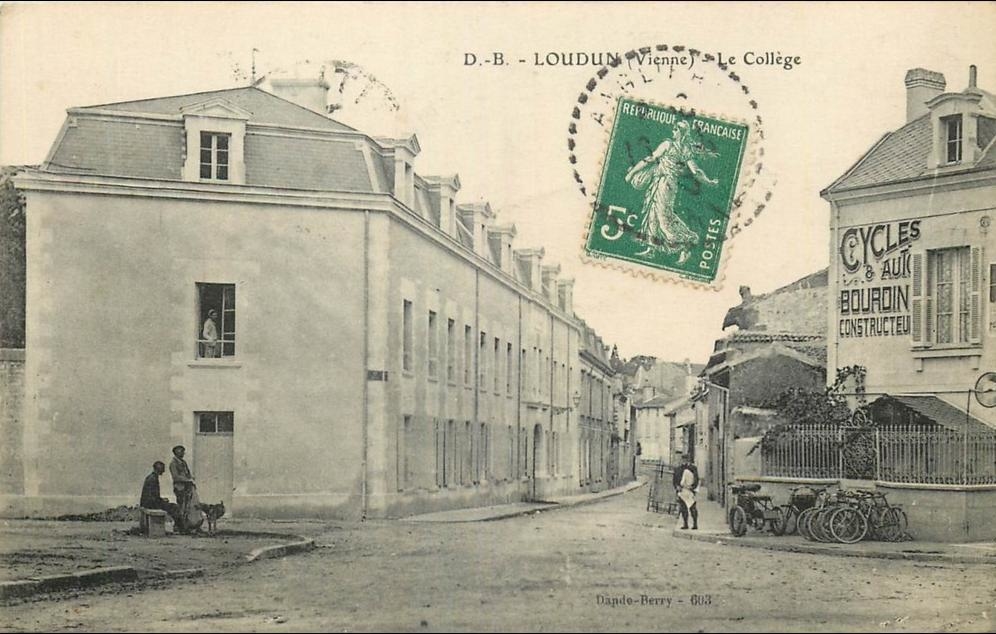 Photos et carte postales anciennes de Loudun - Mairie de Loudun et sa ville