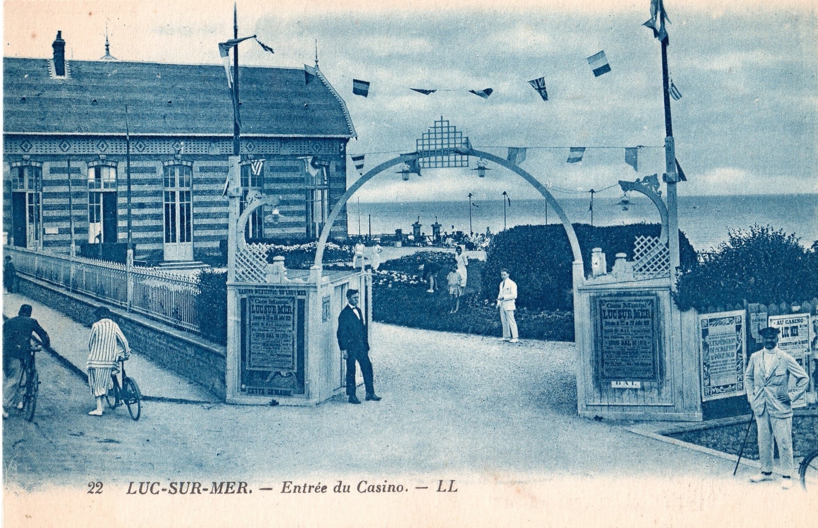 Photos et carte postales anciennes de Luc-sur-Mer - Mairie de Luc-sur ...
