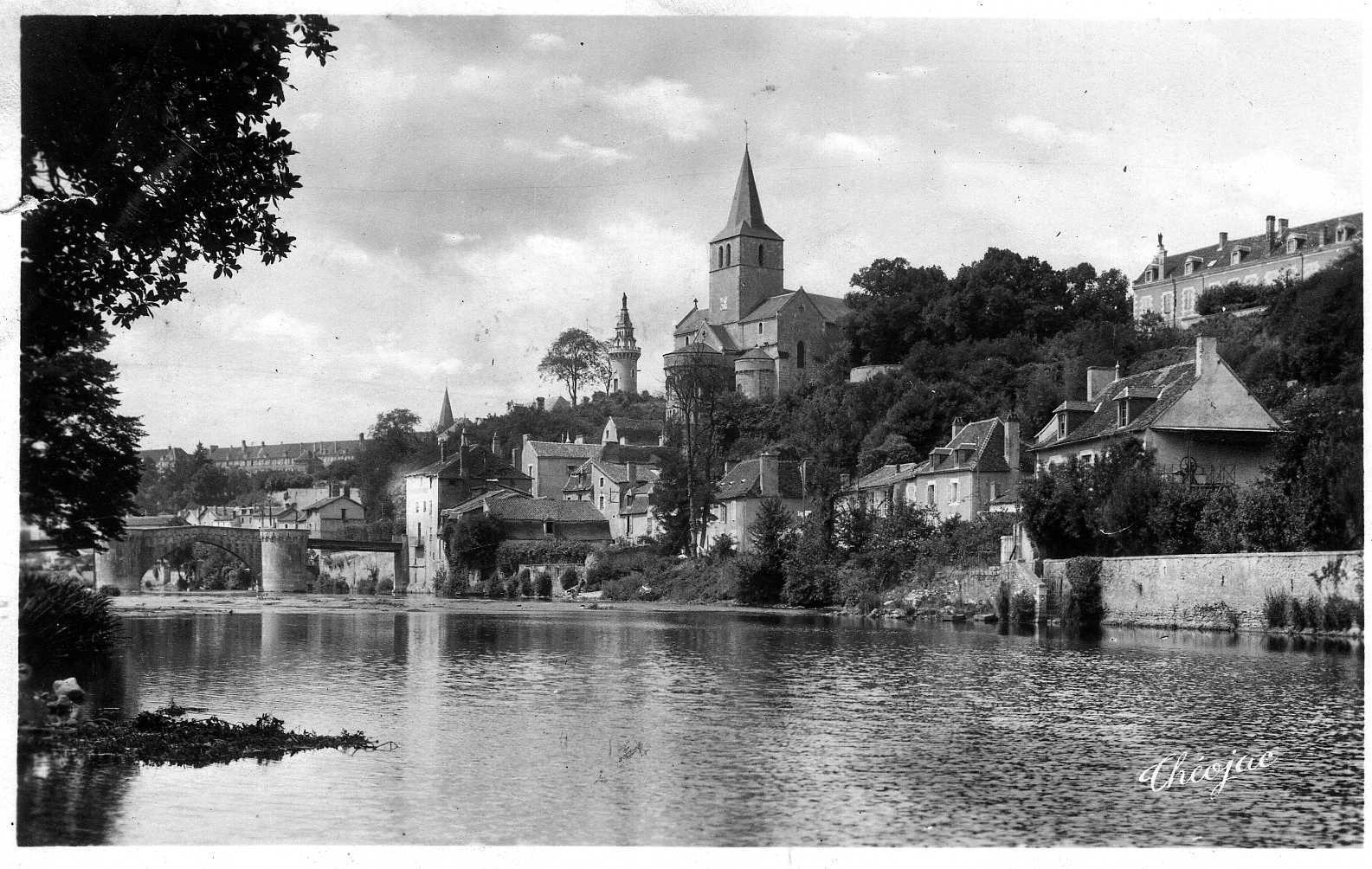 Montmorillon, la Mairie de Montmorillon et sa commune (86500)