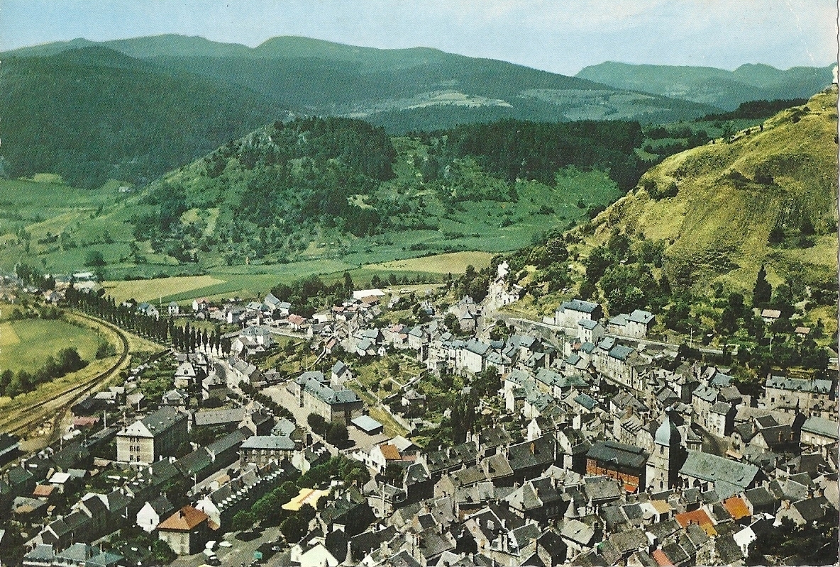 Photos et carte postales anciennes de Murat, la Mairie de Murat, sa ...