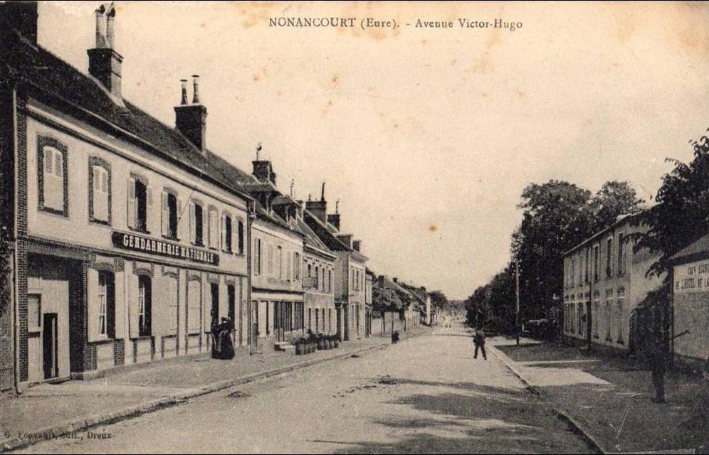 Photos et carte postales anciennes de Nonancourt - Mairie de Nonancourt et sa ville