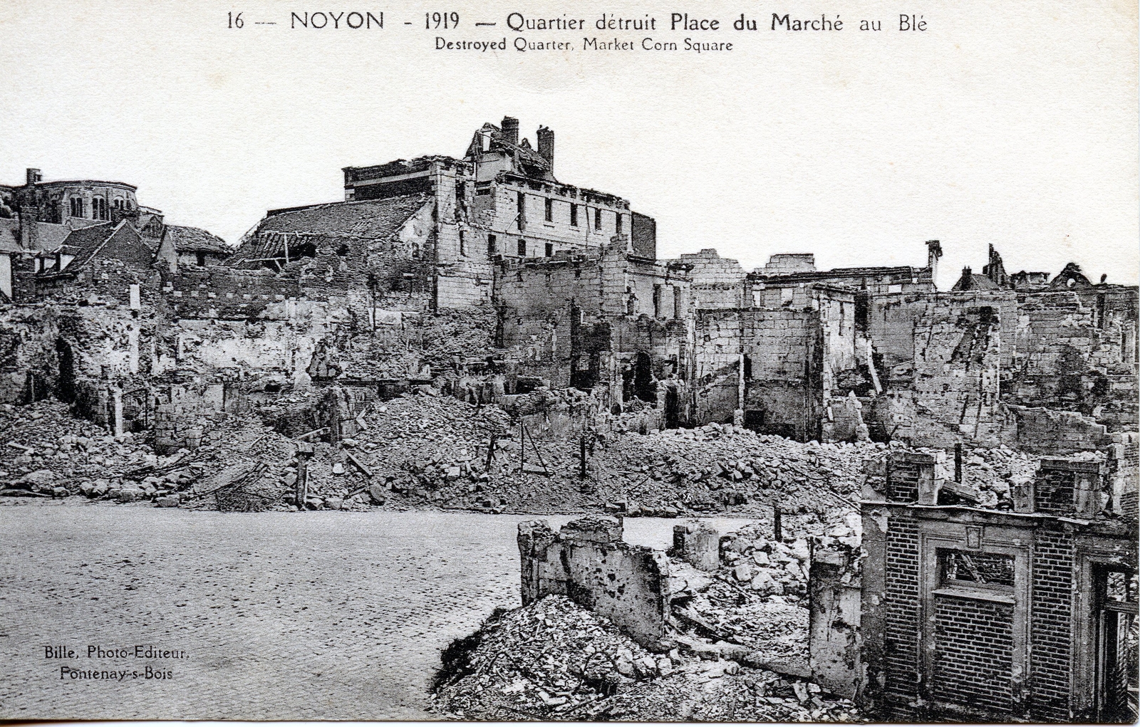 Photos et carte postales anciennes de Noyon - Mairie de Noyon et sa ville