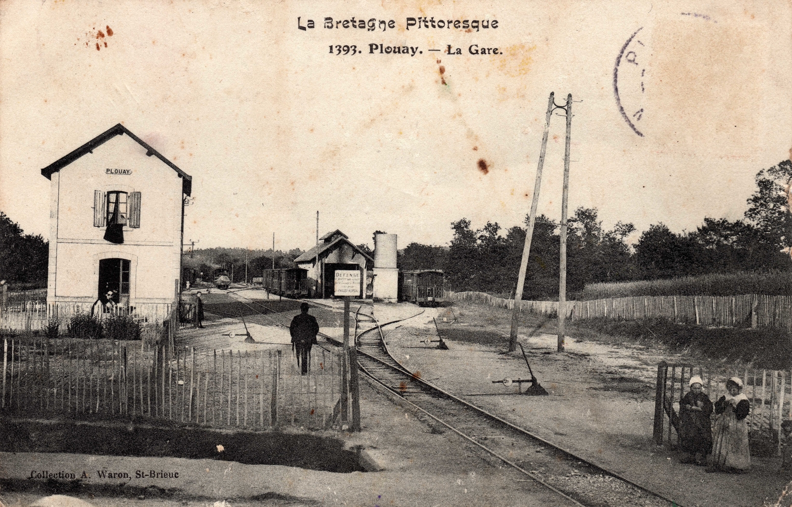 Photos et carte postales anciennes de Plouay - Mairie de Plouay et sa ville