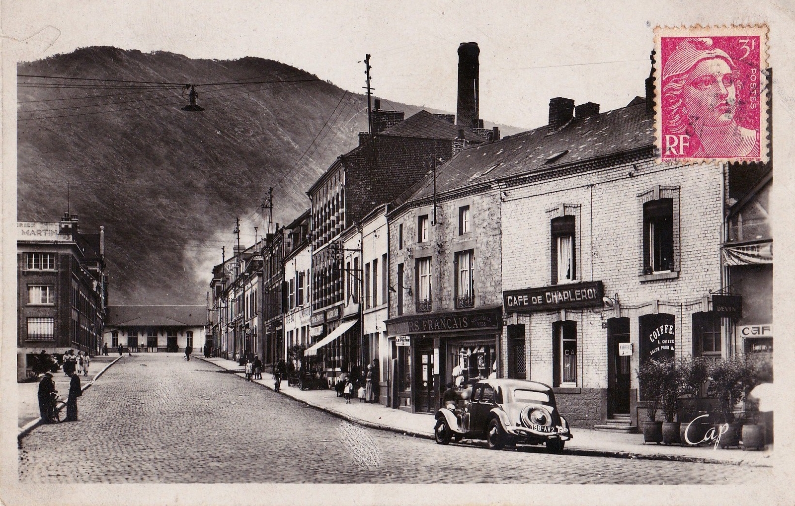Photos et carte postales anciennes de Revin - Mairie de Revin et sa ville