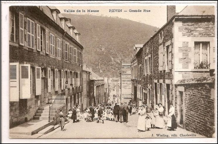 Photos et carte postales anciennes de Revin - Mairie de Revin et sa ville