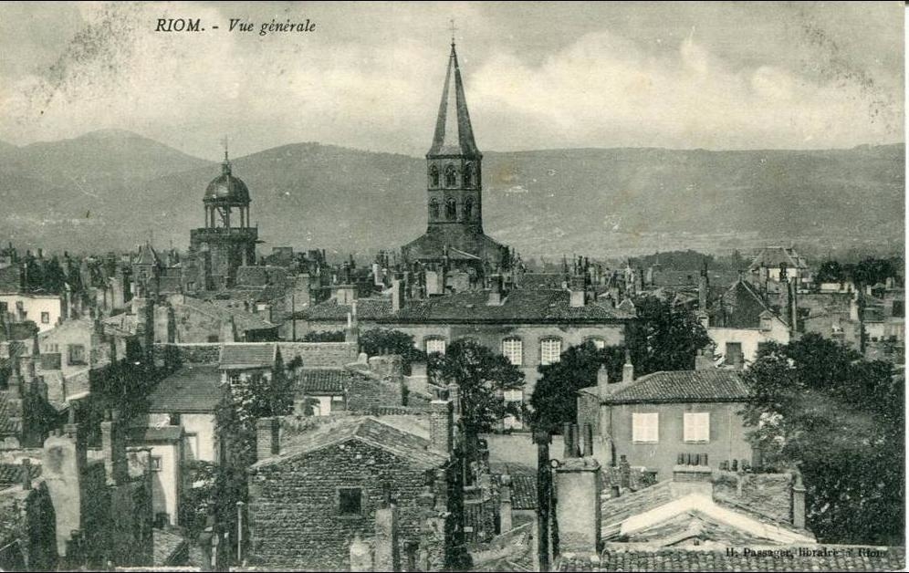 Photos et carte postales anciennes de Riom - Mairie de Riom et sa ville