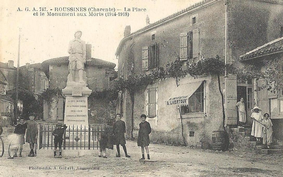 Mairie de Roussines, la Commune de Roussines et son village (16310) (Charente).