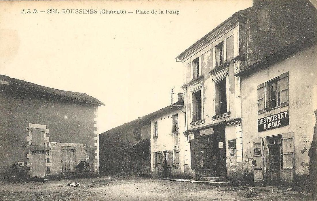 Photos et carte postales anciennes de Roussines - Mairie de Roussines et son village (Charente).