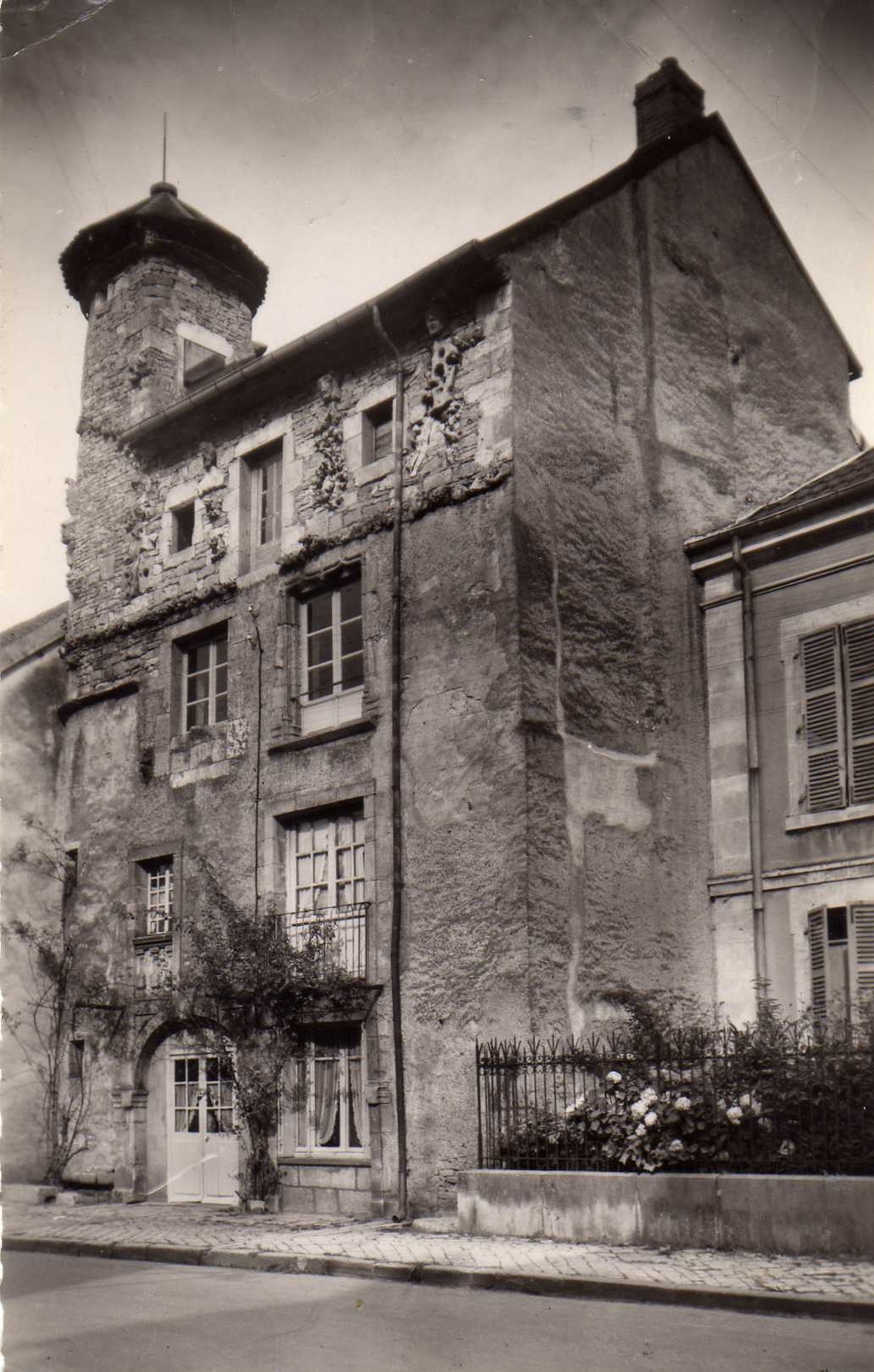 Photos et carte postales anciennes de Scey-sur-Saône-et-Saint-Albin ...