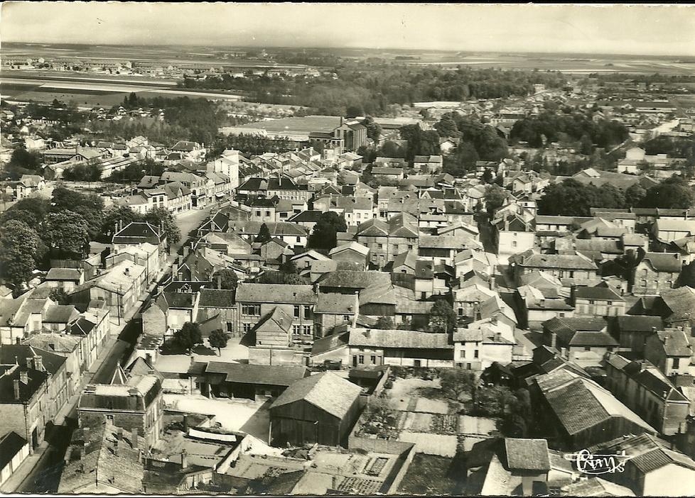 Photos et carte postales anciennes de Suippes - Mairie de Suippes et sa ...