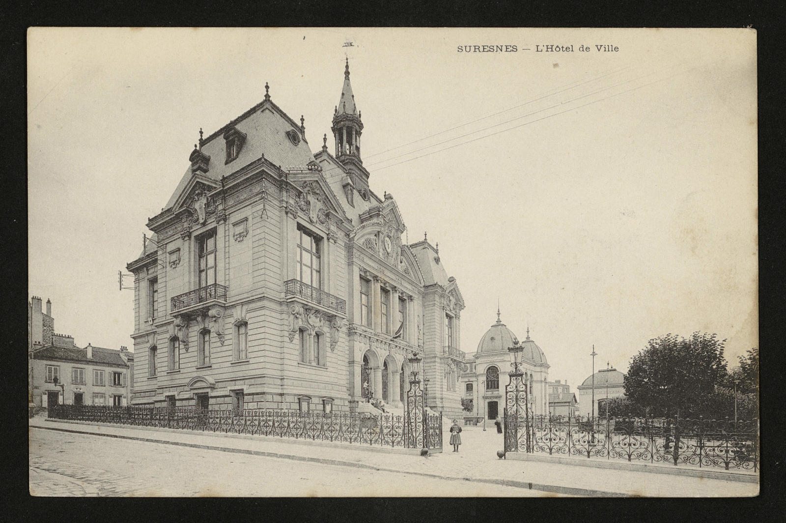 Photos et carte postales anciennes de Suresnes - Mairie de Suresnes et ...