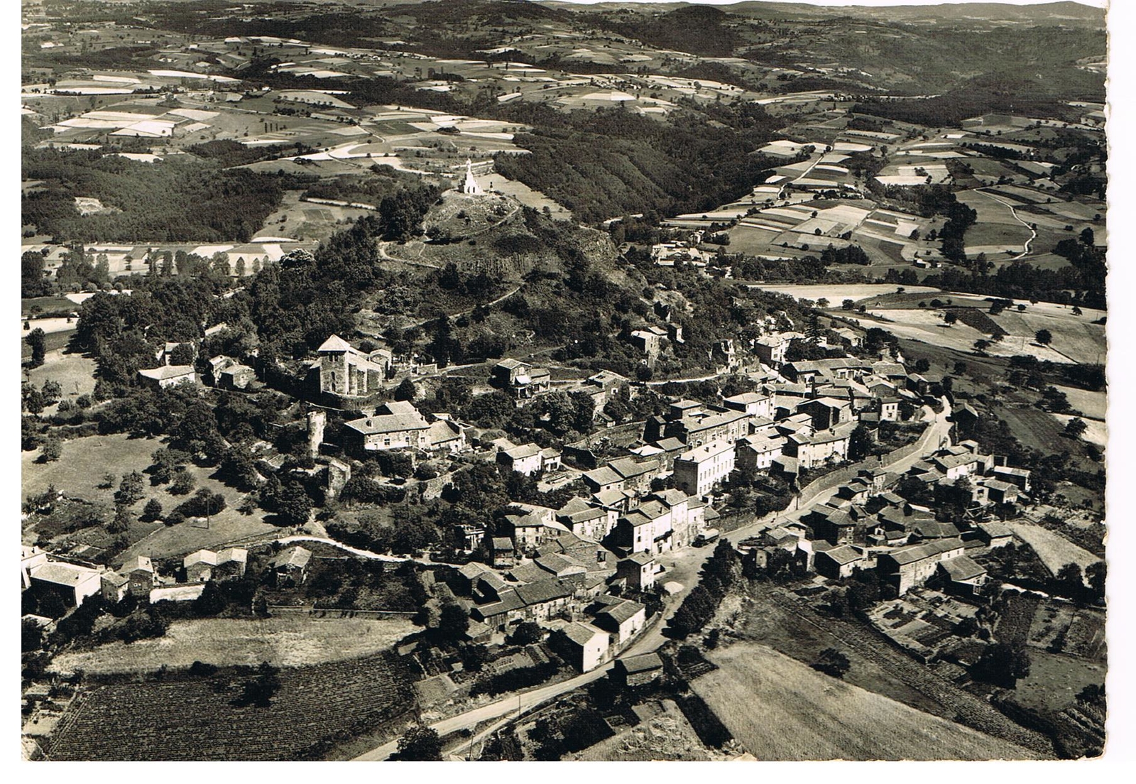 Mairie d'Usson, la Commune d'Usson et son village (63490)