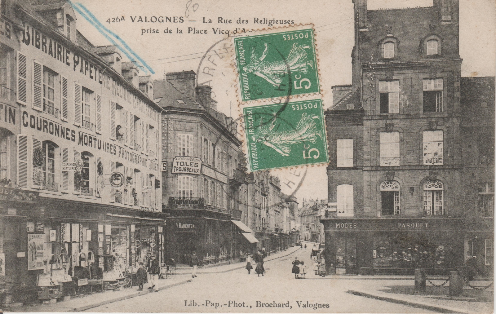 Photos et carte postales anciennes de Valognes - Mairie de Valognes et ...