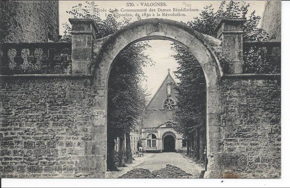 Photos et carte postales anciennes de Valognes - Mairie de Valognes et ...