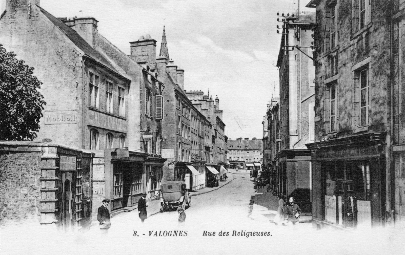 Photos et carte postales anciennes de Valognes - Mairie de Valognes et ...