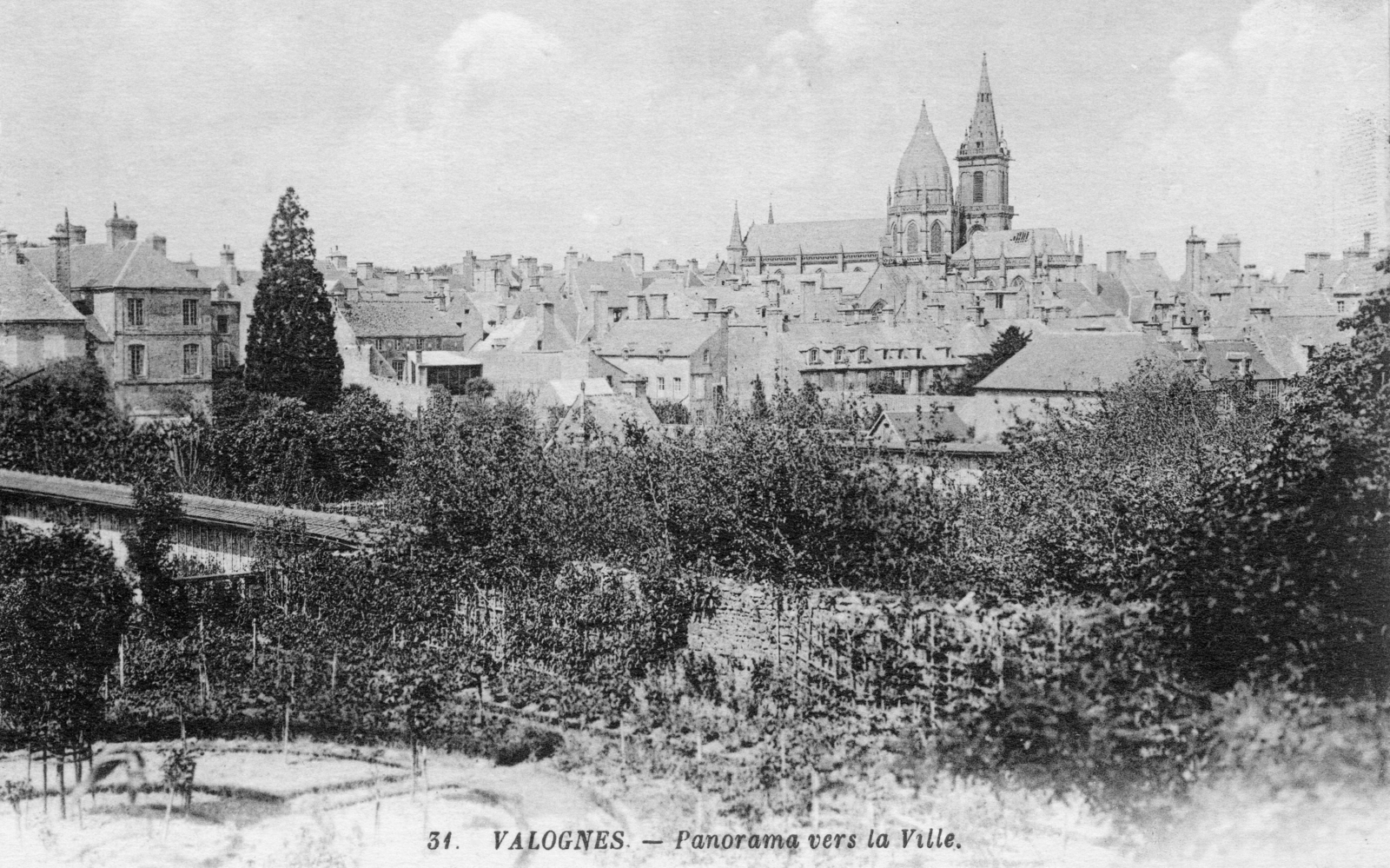 Photos et carte postales anciennes de Valognes - Mairie de Valognes et ...