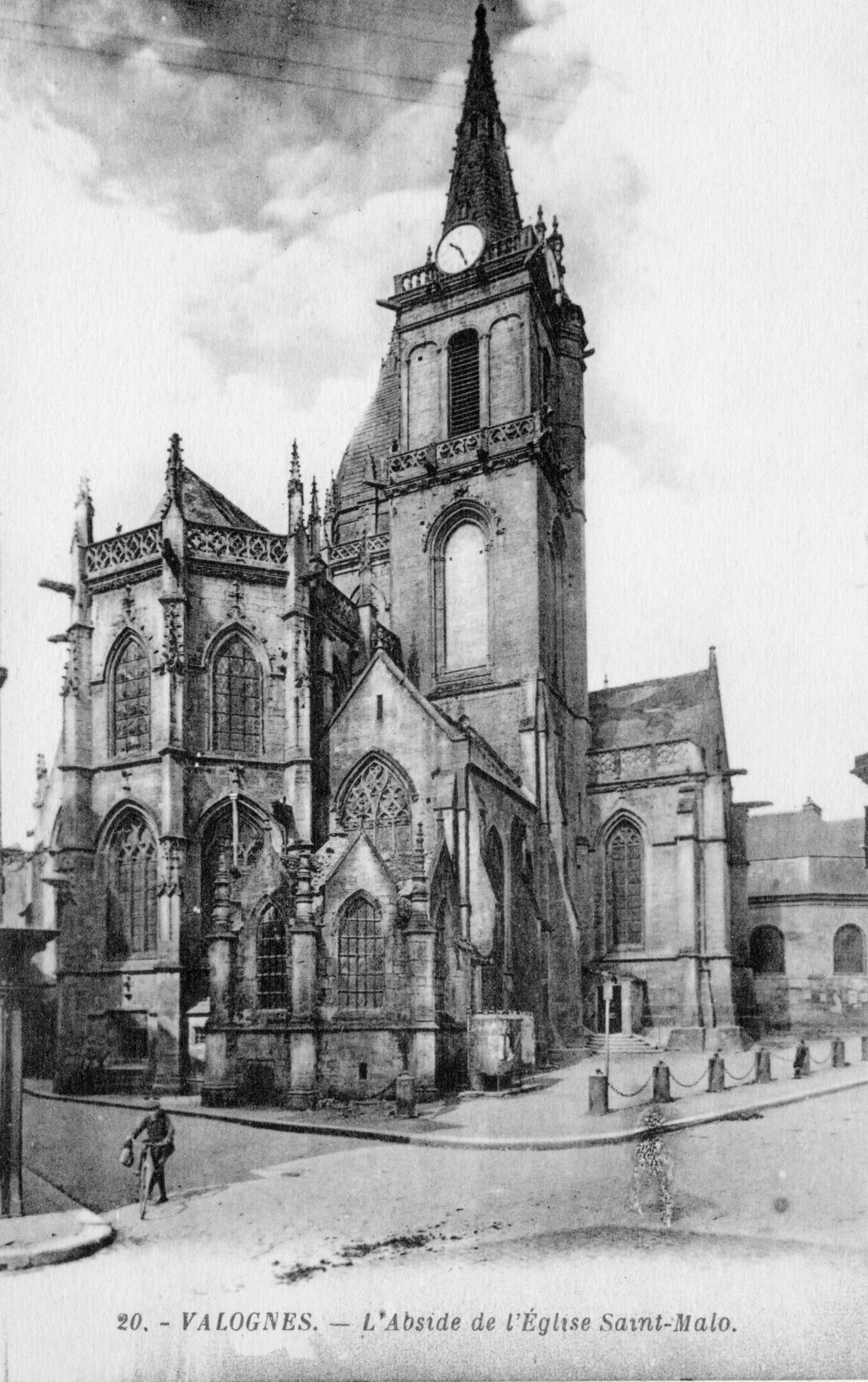 Photos et carte postales anciennes de Valognes - Mairie de Valognes et ...