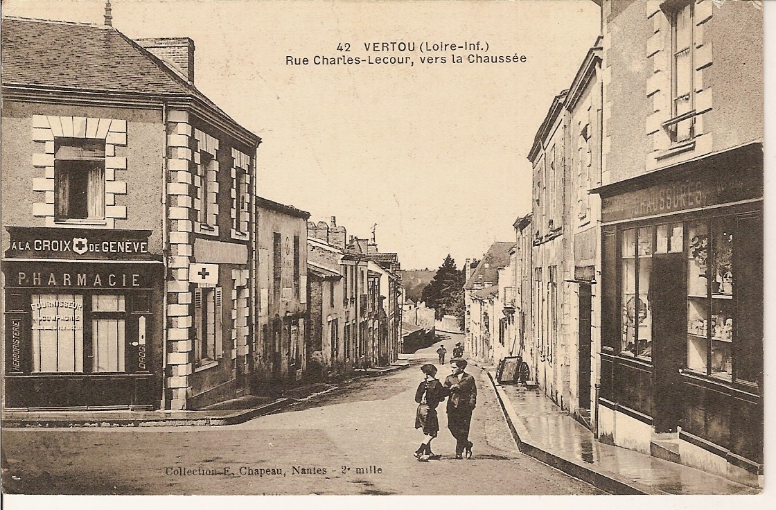 Photos et carte postales anciennes de Vertou - Mairie de Vertou et sa ville