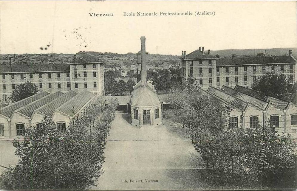 Photos et carte postales anciennes de Vierzon - Mairie de Vierzon et sa ...