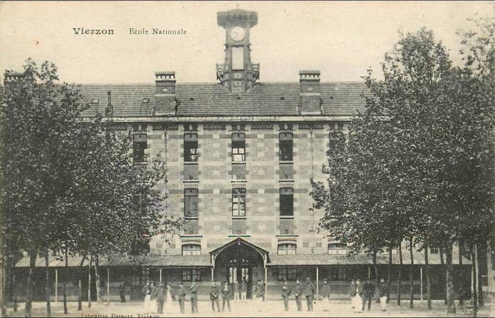 Photos et carte postales anciennes de Vierzon - Mairie de Vierzon et sa ...