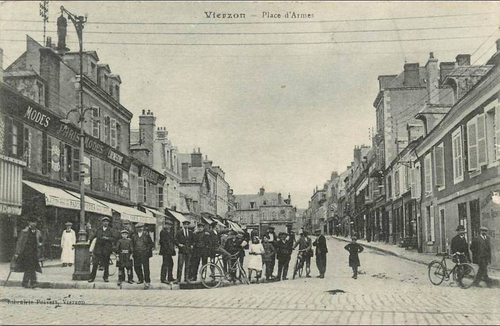 Photos et carte postales anciennes de Vierzon - Mairie de Vierzon et sa ...