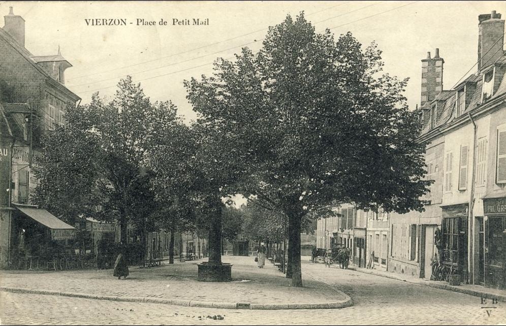 Photos et carte postales anciennes de Vierzon - Mairie de Vierzon et sa ...